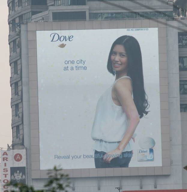 CHILIPINA: Dove Glowing Skin Billboard - Real Women Now In The Spotlight
