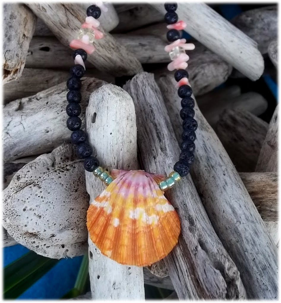 Diederich's Art Blog: Sunrise Shell Necklaces of Hawaii