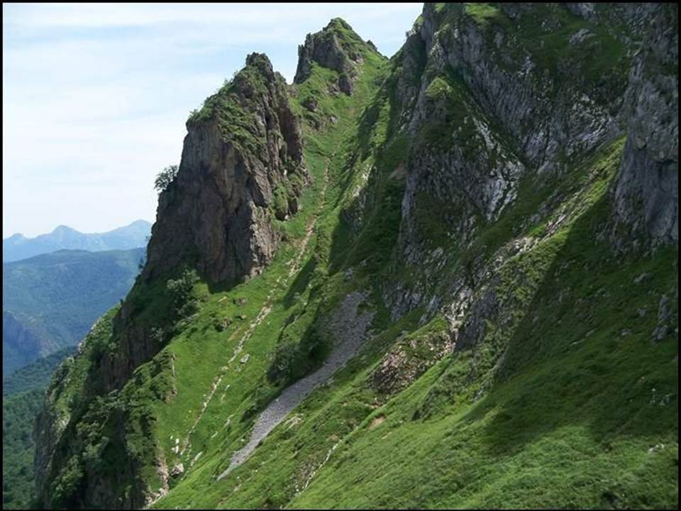 PUCAVI El Macizo Oriental de los Picos de Europa y el Desfiladero de La ...