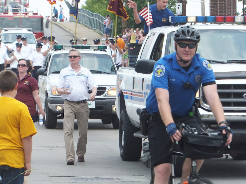 The River City News: A PARADE THROUGH COVINGTON