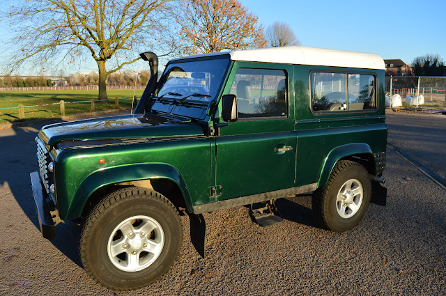 Landrover Defender: Land Rover Defender 90 300 TDi. British Racing ...