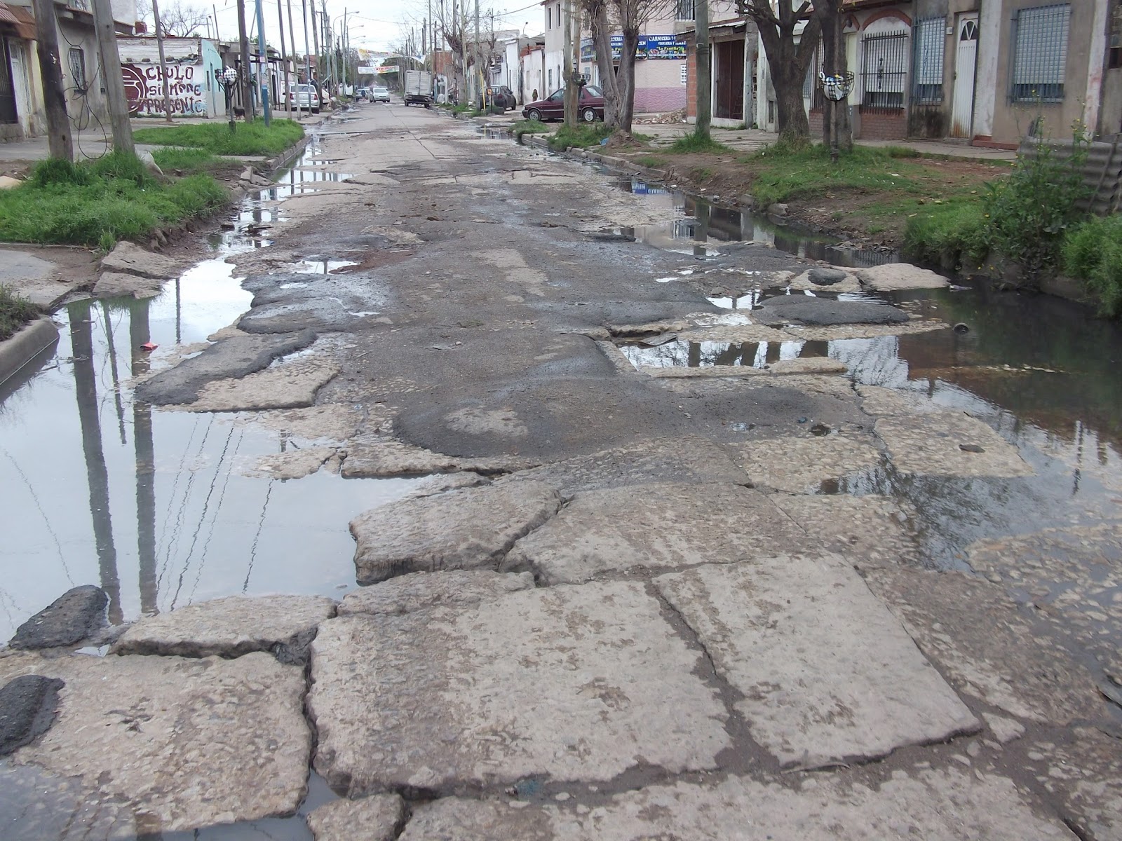 La Defensa: Calle rota y efectos colaterales