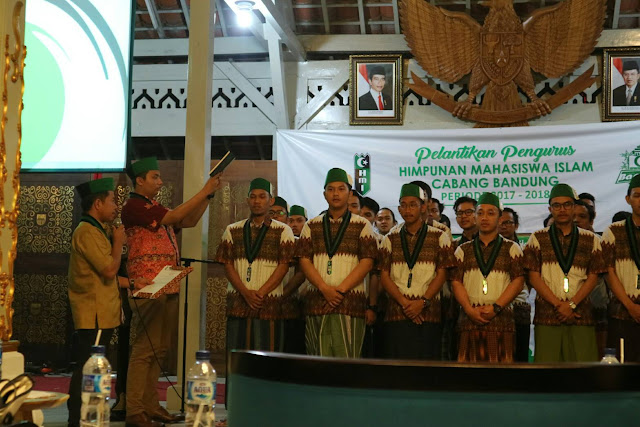 PB HMI Lantik Pengurus HMI Cabang Bandung Periode 2017-2018 - Lapmi ... PB HMI Lantik Pengurus HMI Cabang Bandung Periode 2017-2018 - Lapmi ...