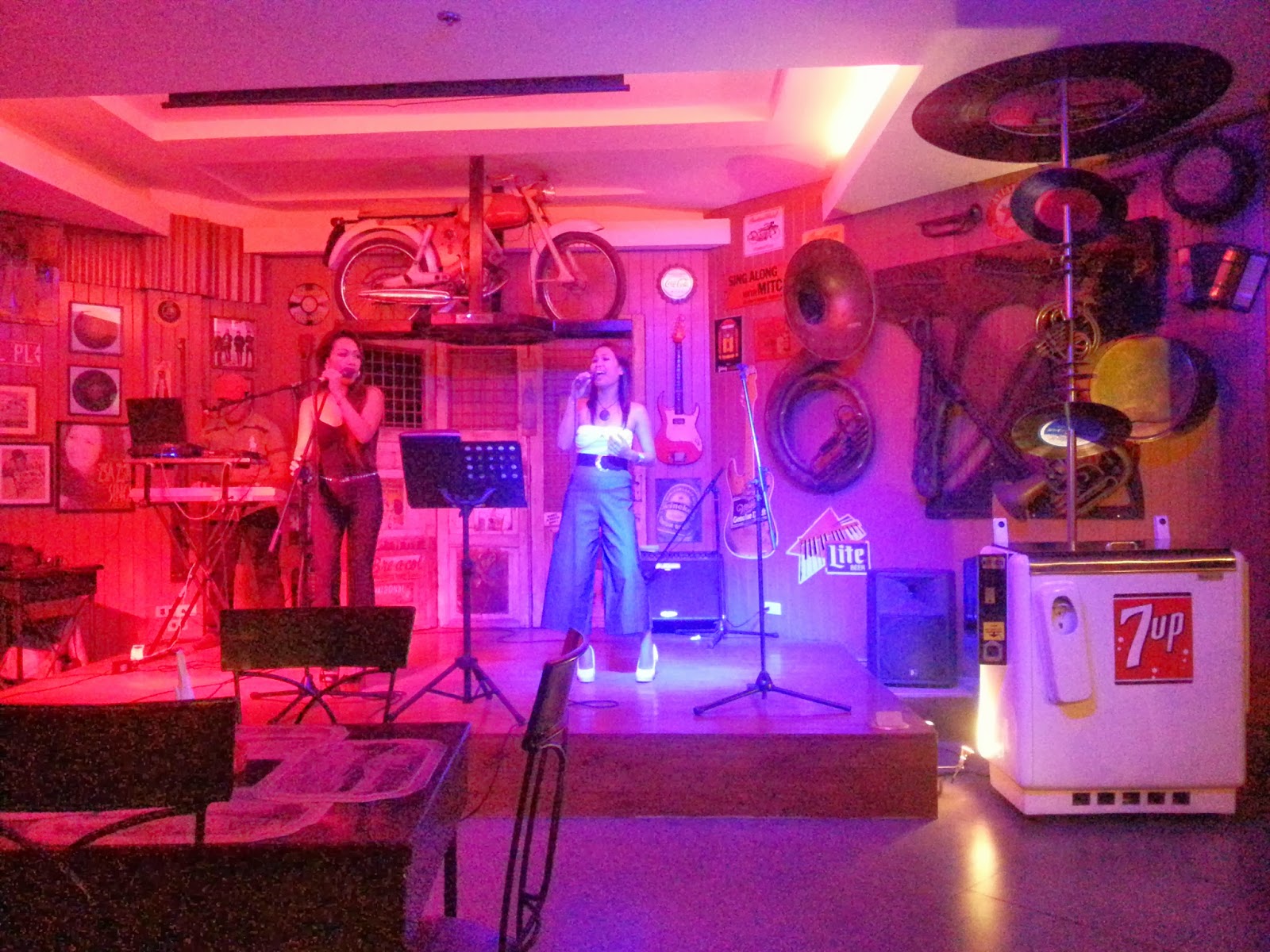 All about Cebu - HelloCebu School Agency : [ Cebu / Bar ] Fifties Cafe ...