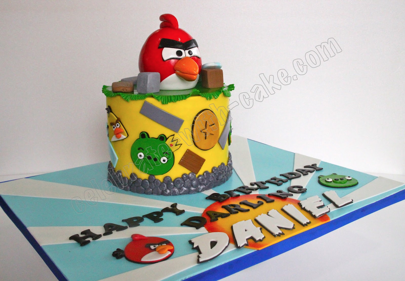 Angry Birds Cake
