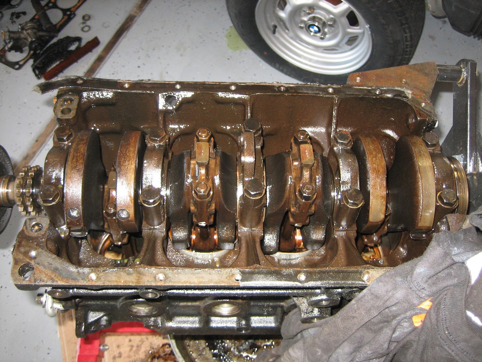 Eric's Garage: BMW 2002 M10 engine build