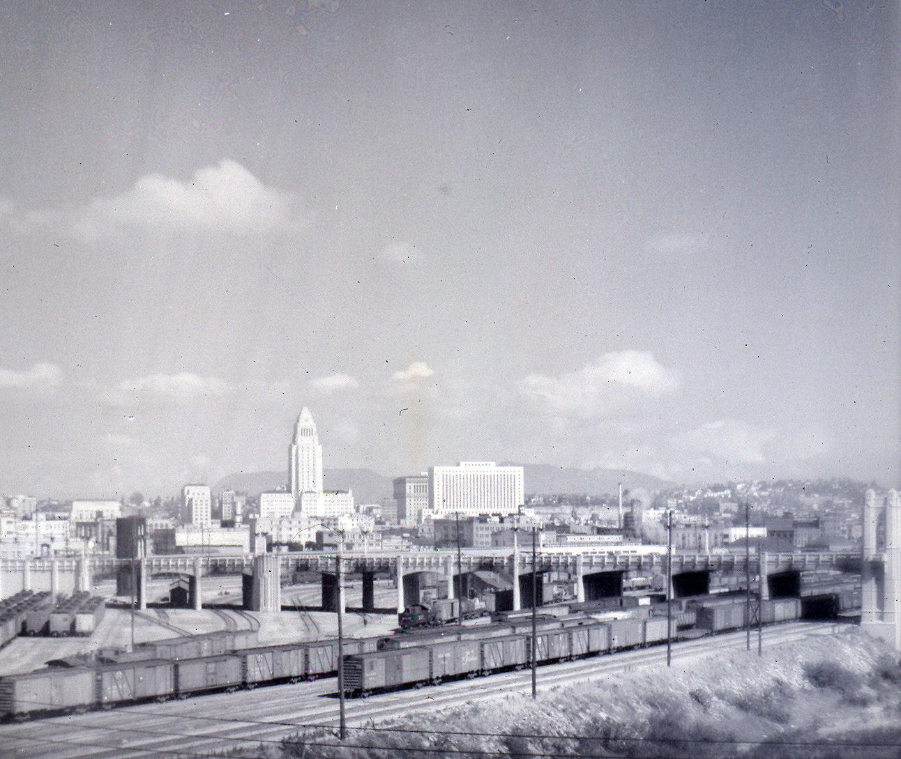Old photos of architecture: 1940's view of downtown Los Angeles