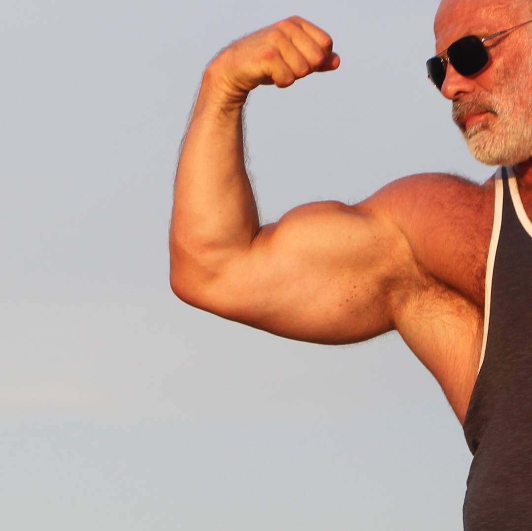 Muscle Lover: Super buff grandpa - Thor Viking