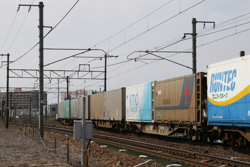 線路際の小さな幸せ。: 1050レ EF210-173 いつもの大型コンテナ群 KITAO×2、福岡運輸