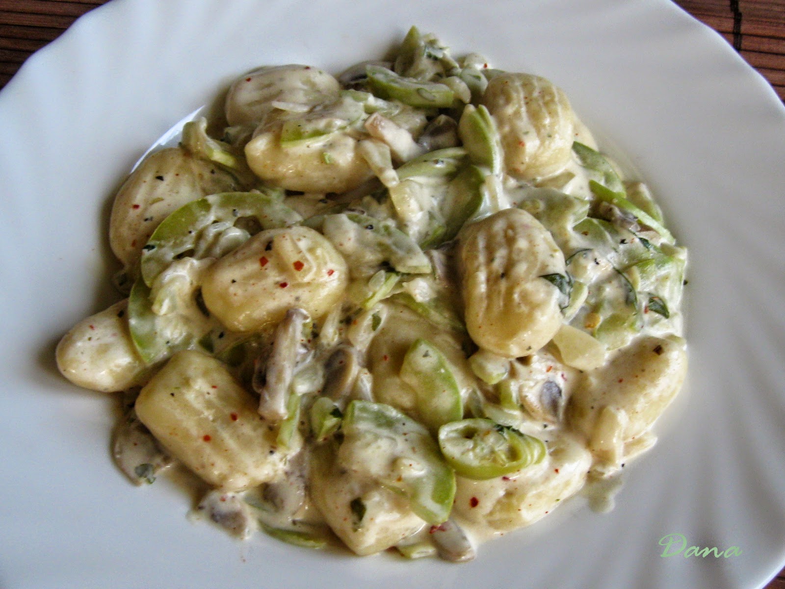 Danina kuhinja: Njoke u sosu od tikvica i šampinjona