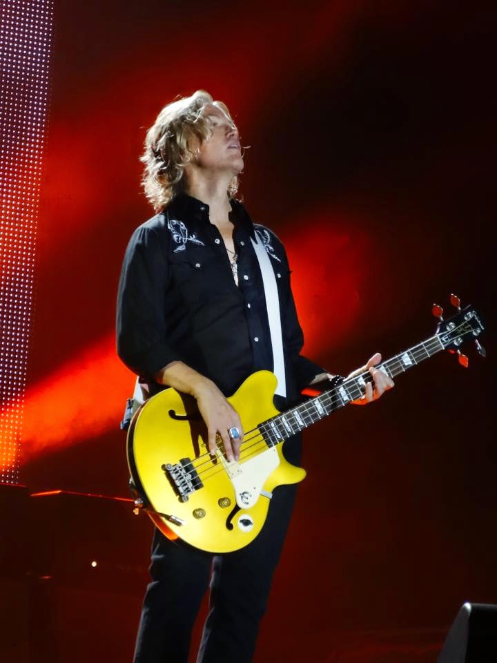 CHEAP THUNDER: Brian Ray (Paul McCartney)