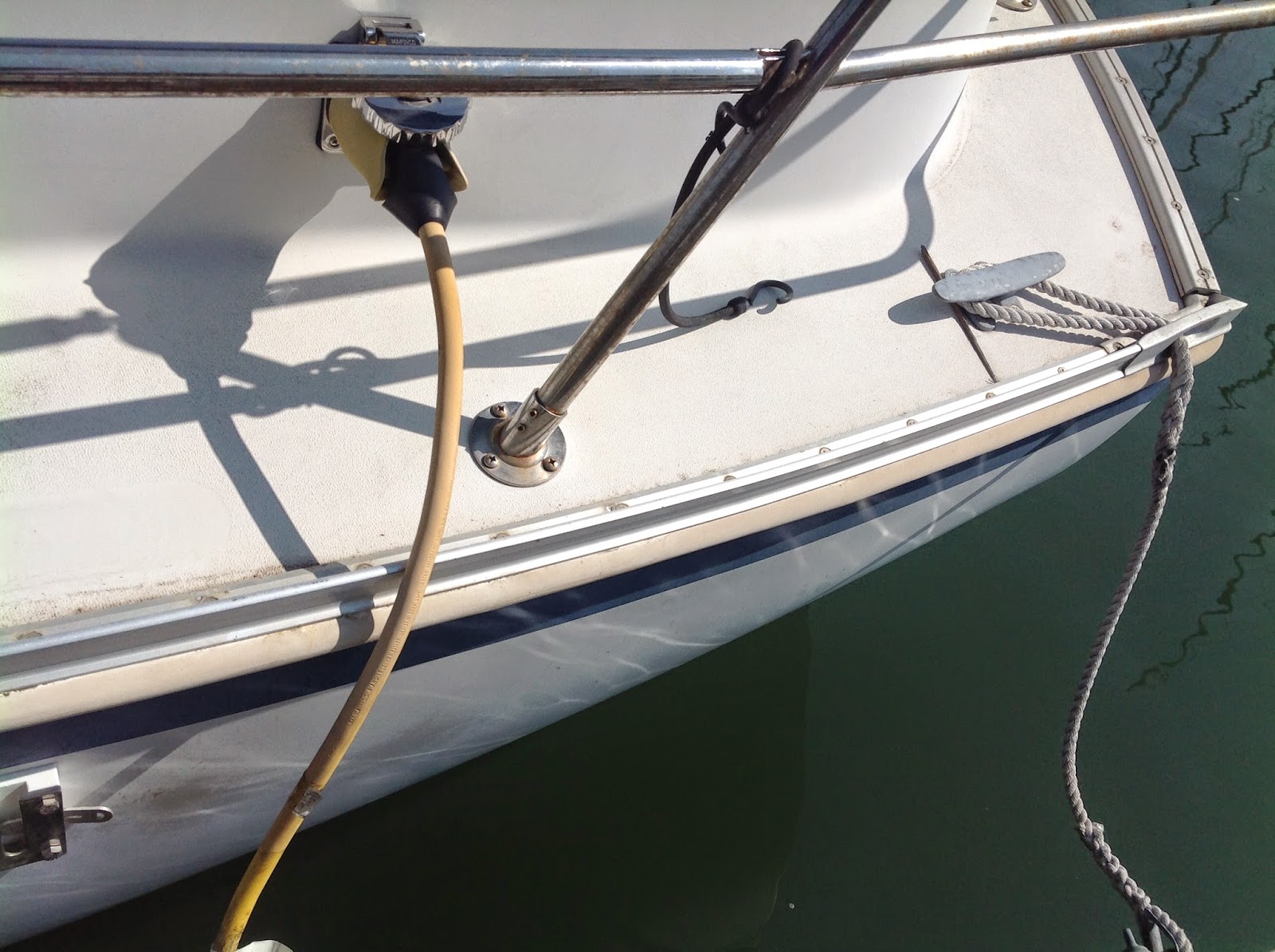 Nonsuch 22 Blueberry: Dock slip Cat Catcher and set of eight docklines ...