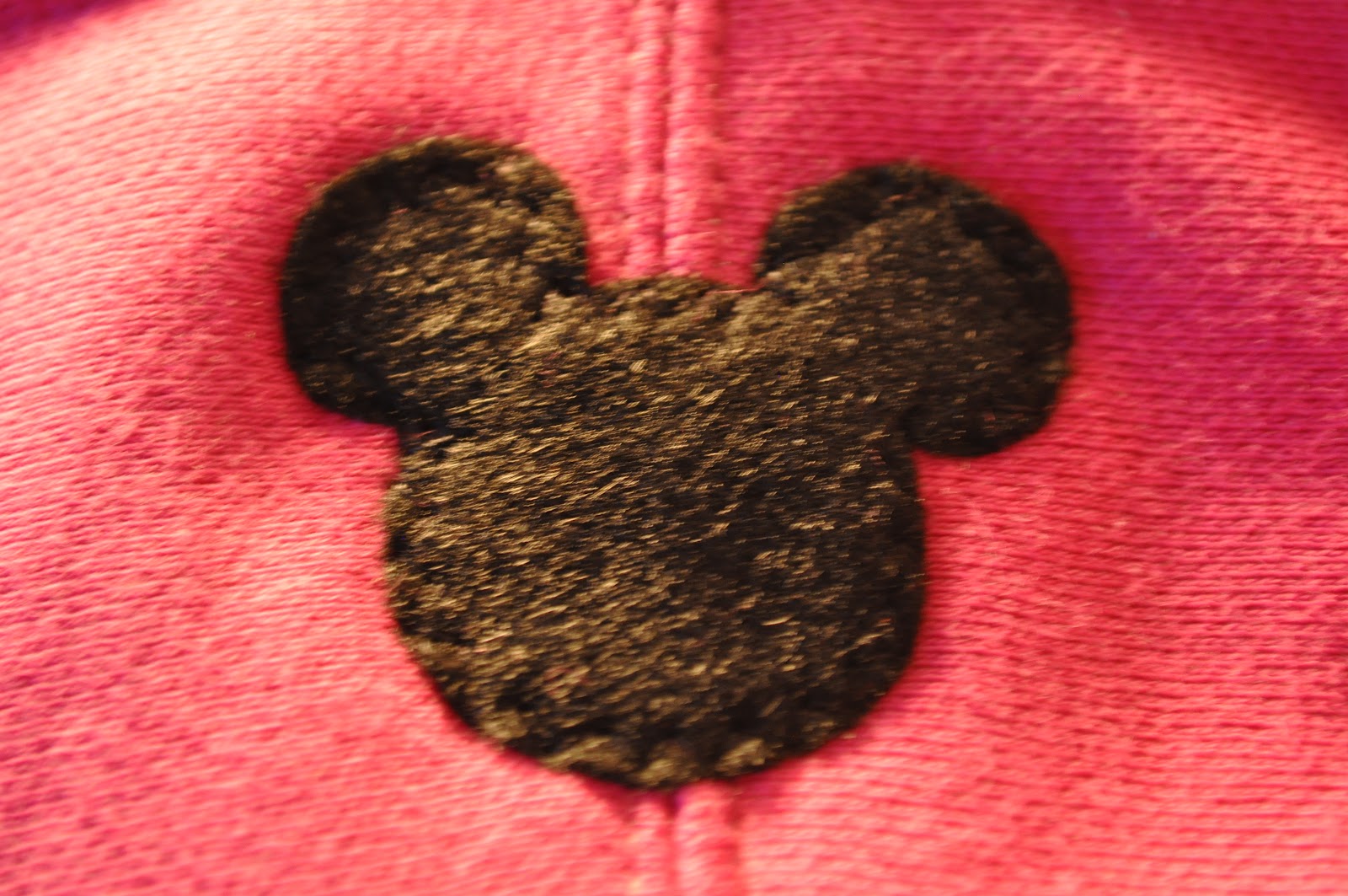 The Little Fabric Blog: Minnie Mouse Applique Tutorial