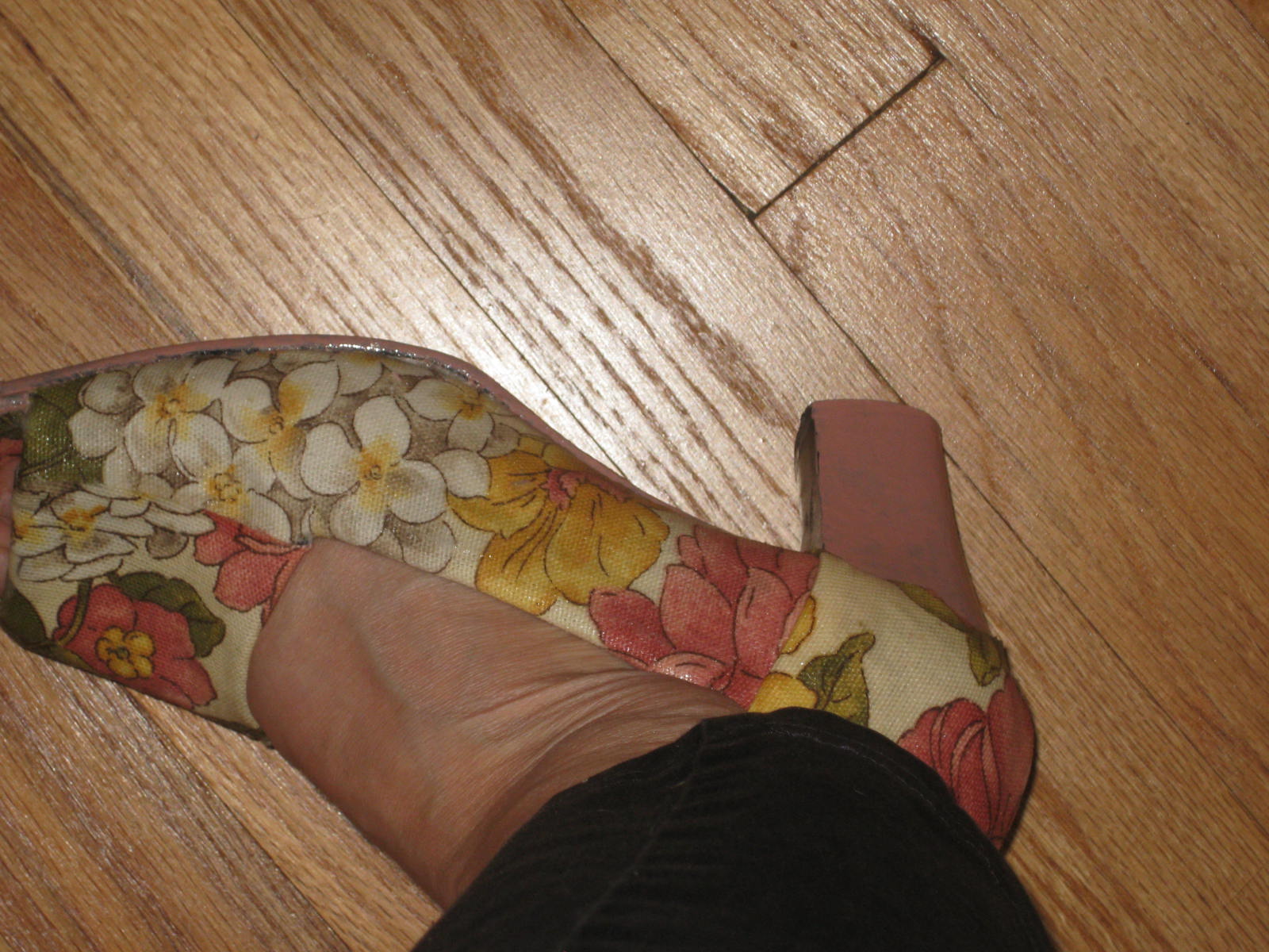 Nothing New: Closed-Toe to Open-Toe Shoe Refashion