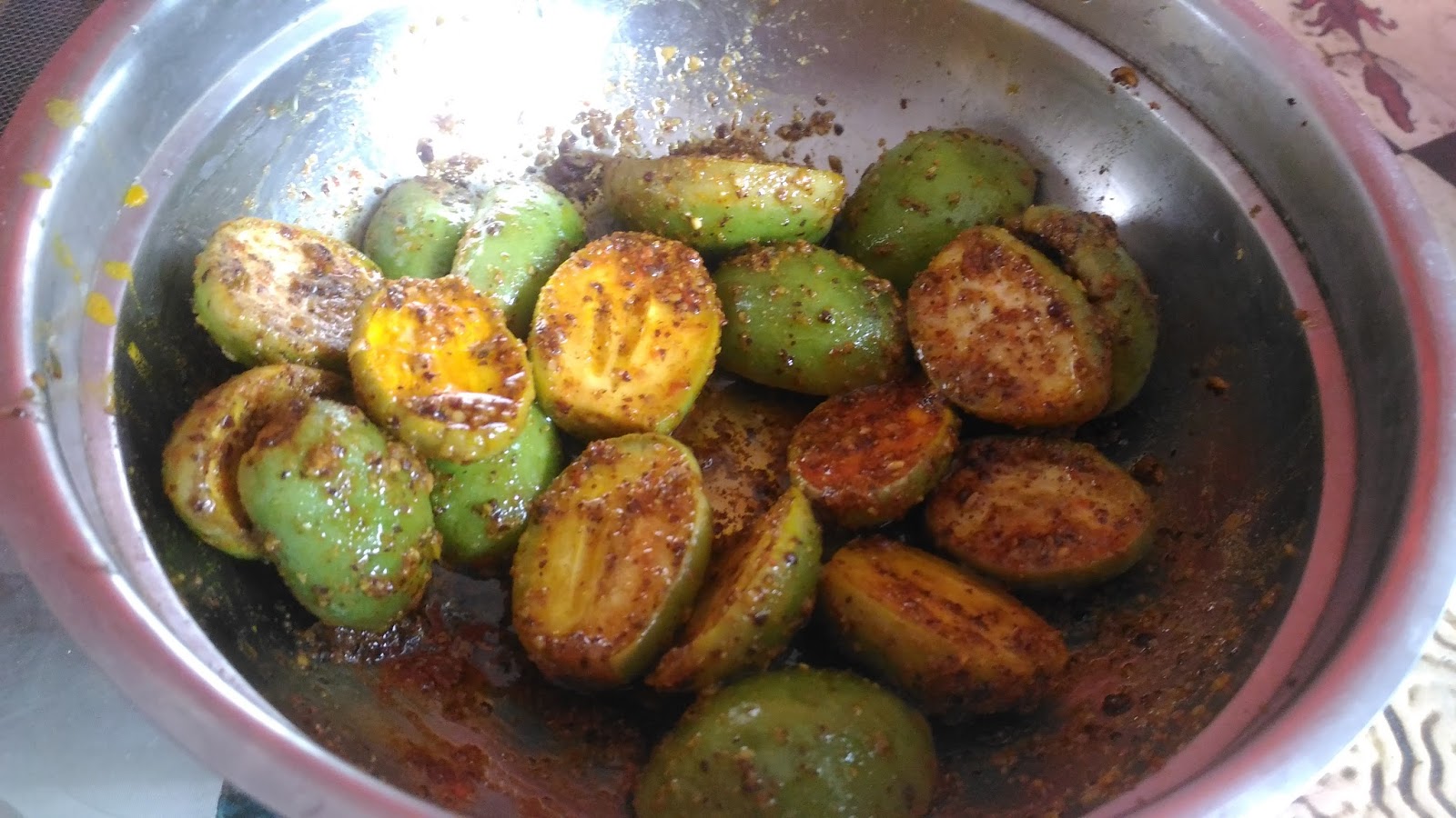 Mukti's Kitchen: AMRA PICKLE/HOG PLUM PICKLE