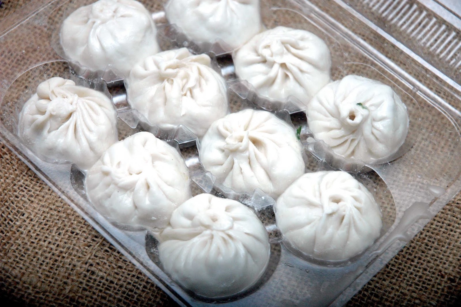 DUDE FOR FOOD: Steamed or Fried? Mantho, Betso-Betso, Cheng Pao and ...