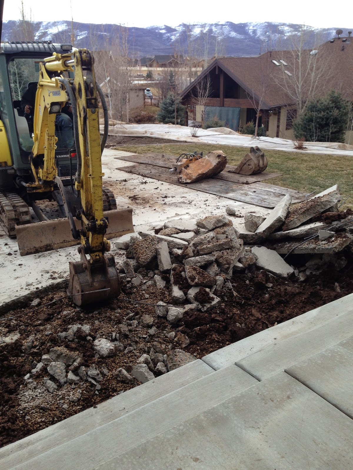 Simons {6}.: Million Dollar Driveway.