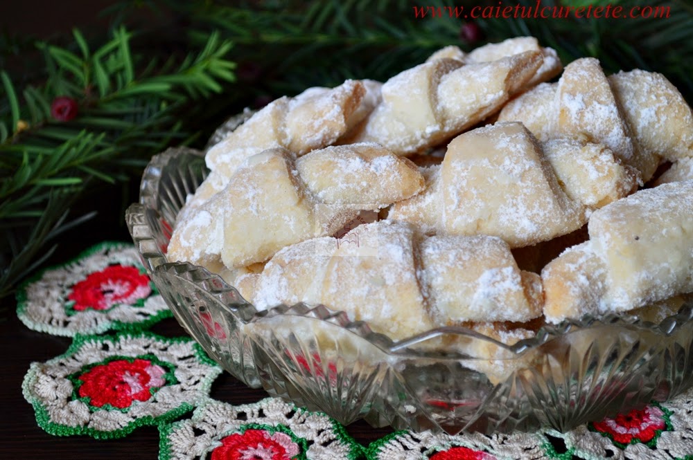 Cornulete fragede - CAIETUL CU RETETE