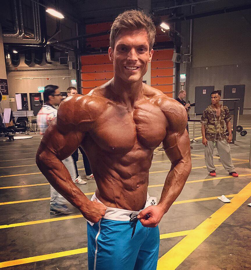 the beauty of male muscle: Robin