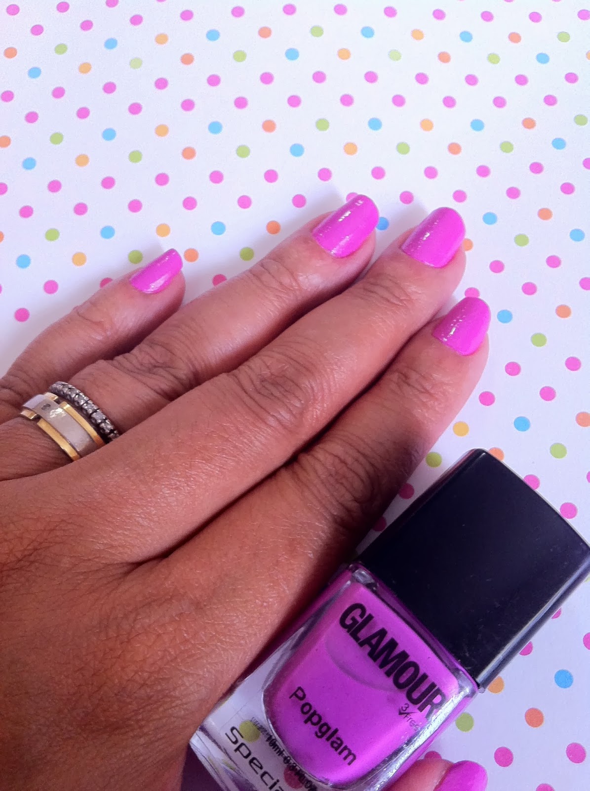 Luxos e Caprichos: Esmalte da semana: Pop Glam