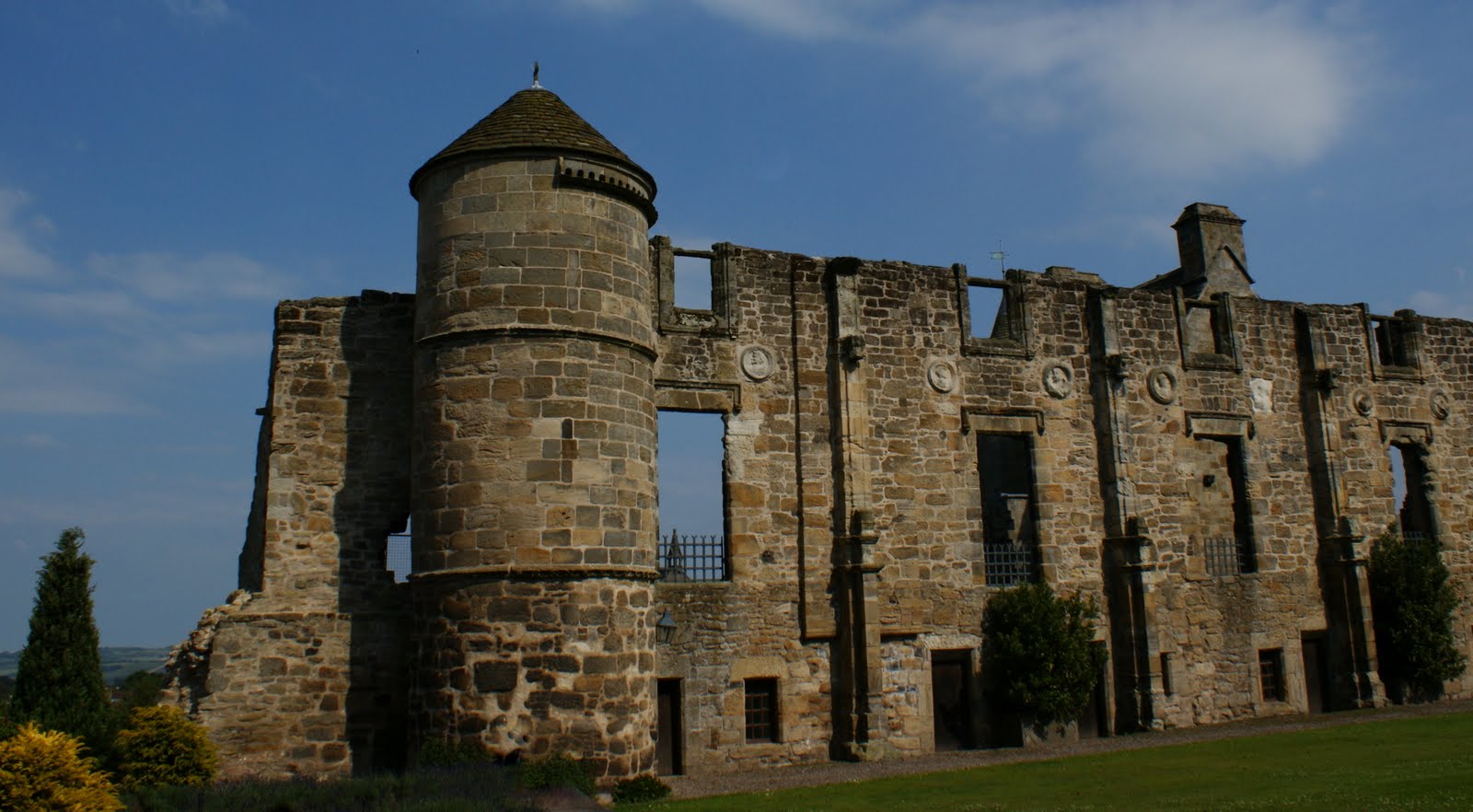 Tour Scotland: Tour Scotland Photographs Falkland Palace Fife Tour Scotland: Tour Scotland Photographs Falkland Palace Fife