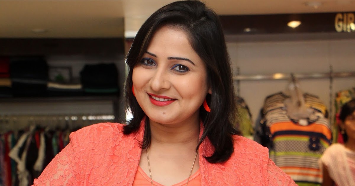 Beauty Galore Hd Tv Actress Anju Asrani Hot In Tight Jeans