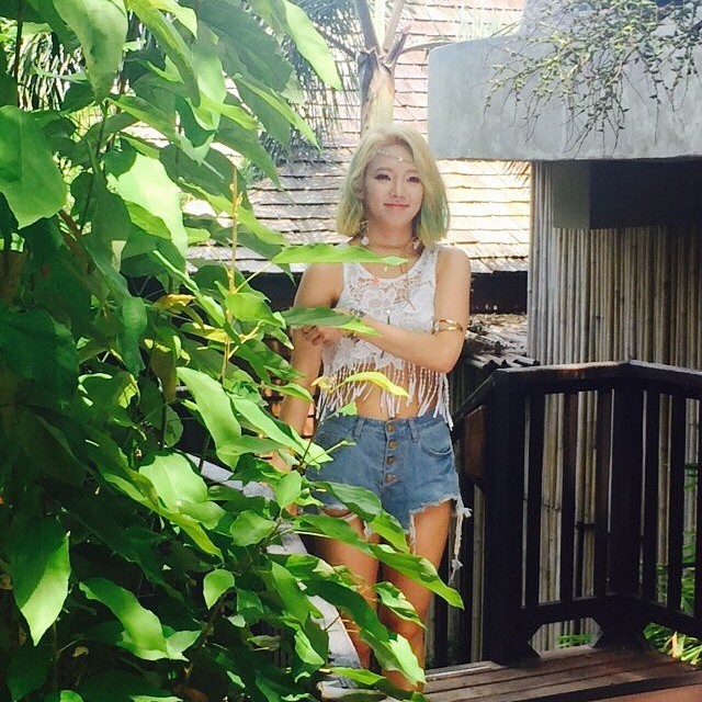 SNSD's HyoYeon and more of her gorgeous updates - Wonderful Generation