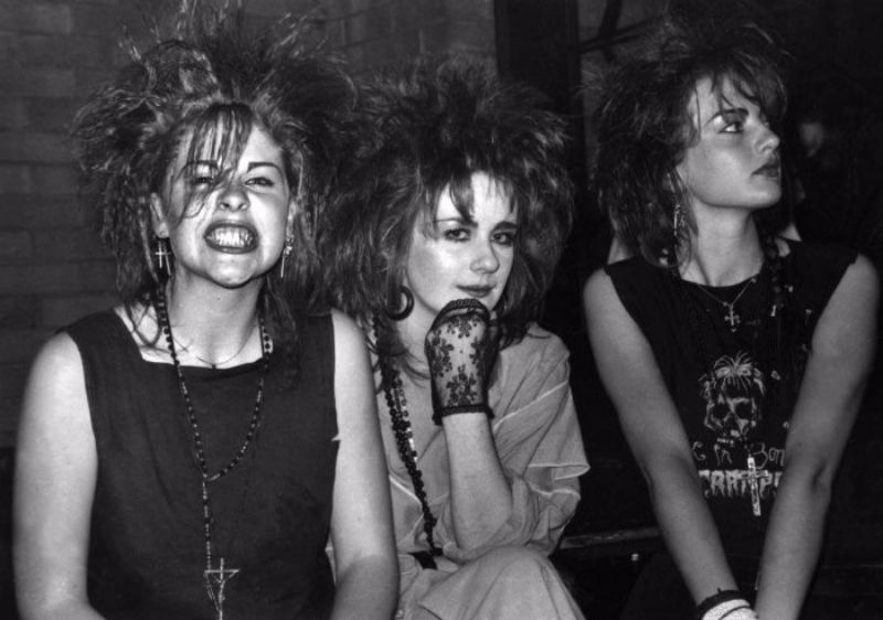 Rare Photographs of People Partying in Spiders Nightclub in Hull in the ...