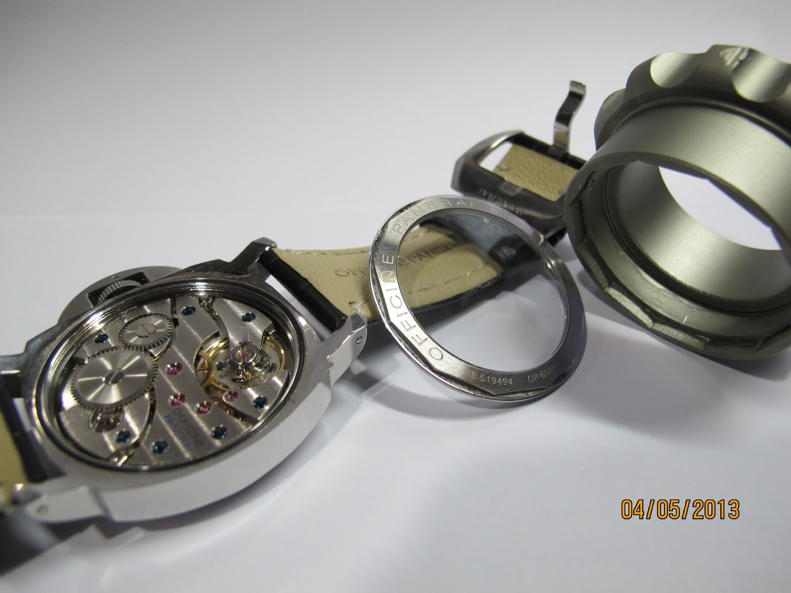 watchopenia: How to open a Panerai back case