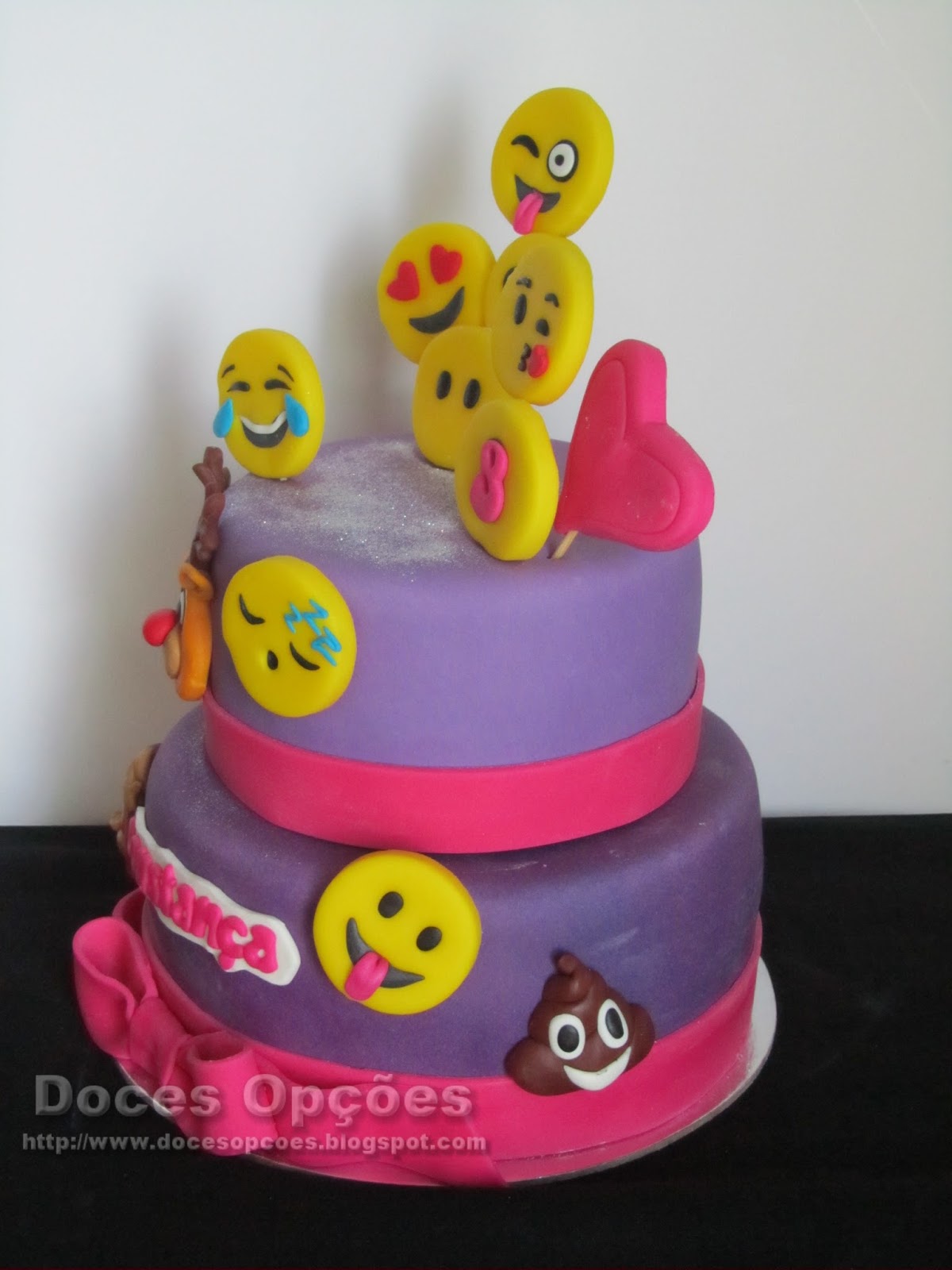 Doces Opções: Bolo de aniversário Emojis