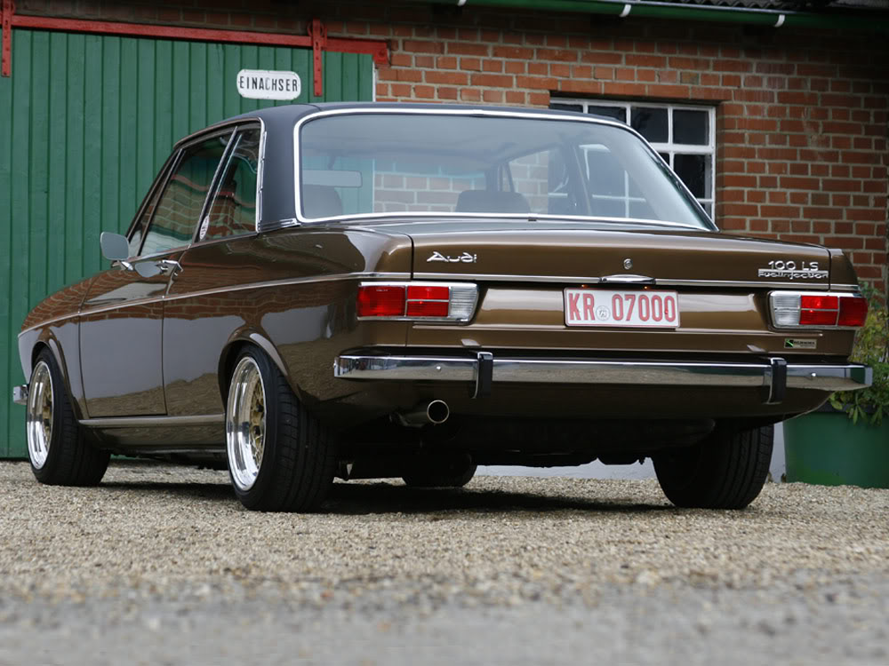 HELL ON WHEELS: Audi 100Ls Slammed
