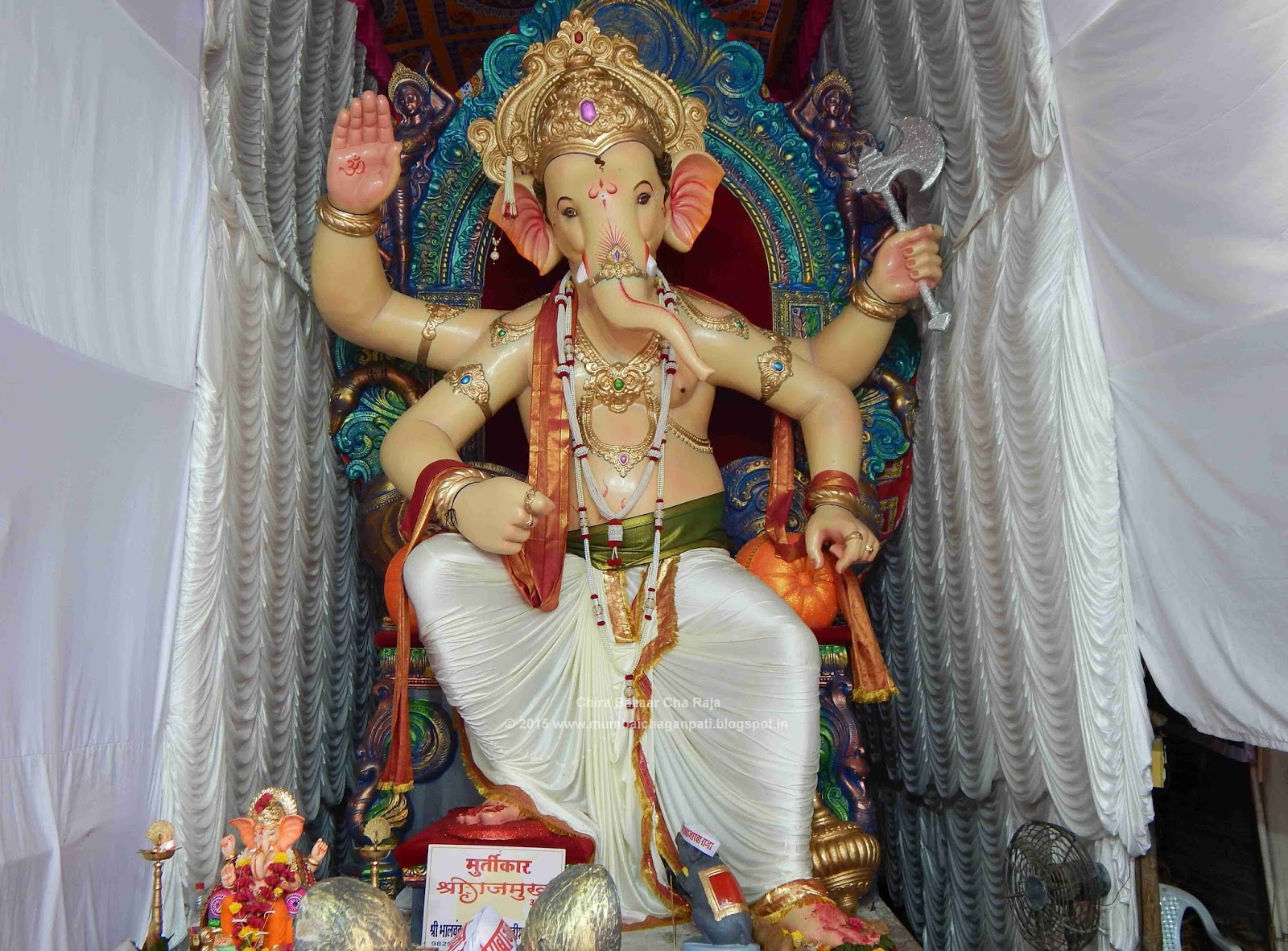 Mumbai Cha Ganpati: Chira Bazaar Cha Raja
