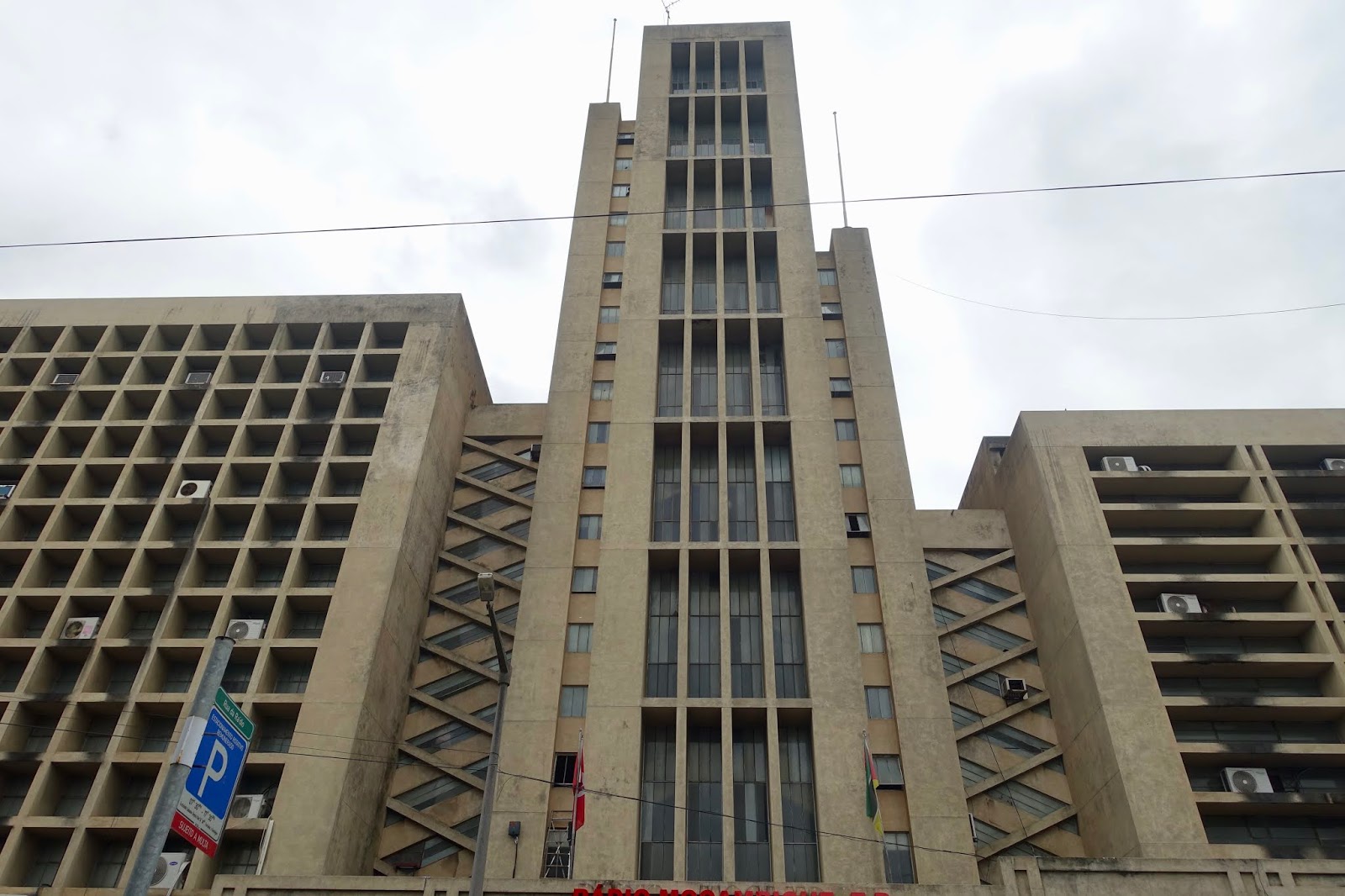 Adrian Yekkes: Maputo Art Deco