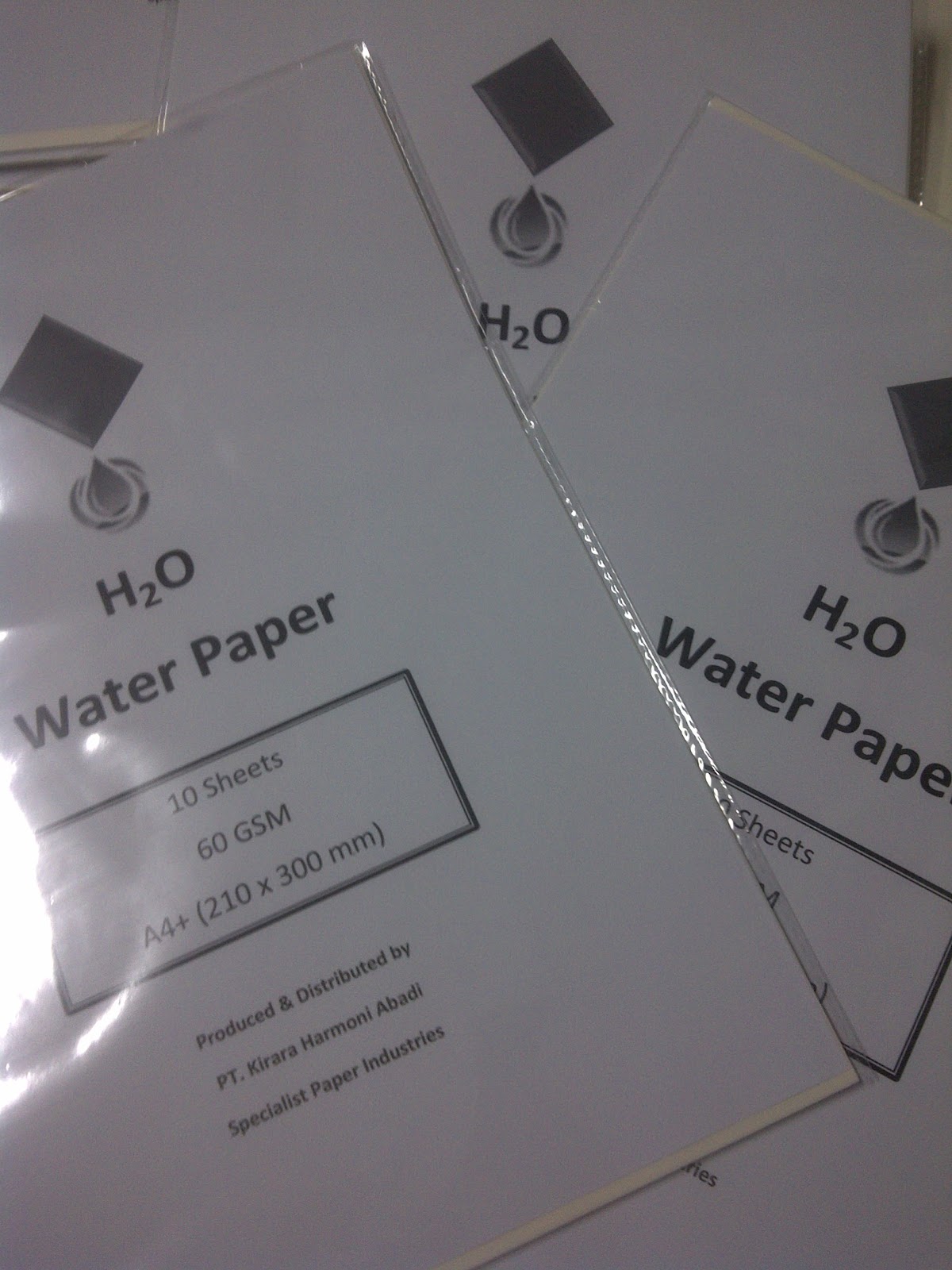 Toserba - Center: H2O Water Paper atau Kertas Air