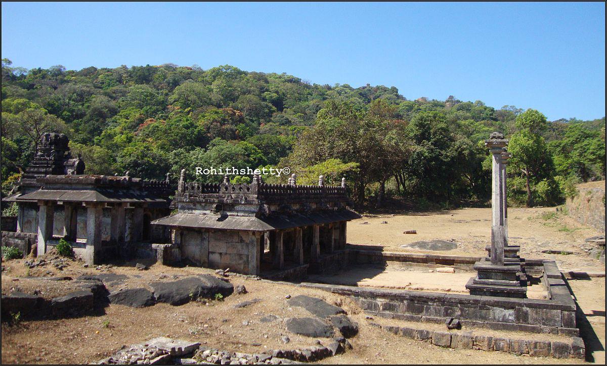 JOURNEY INTO DREAMS: Kavaledurga Fort -Thirthahalli