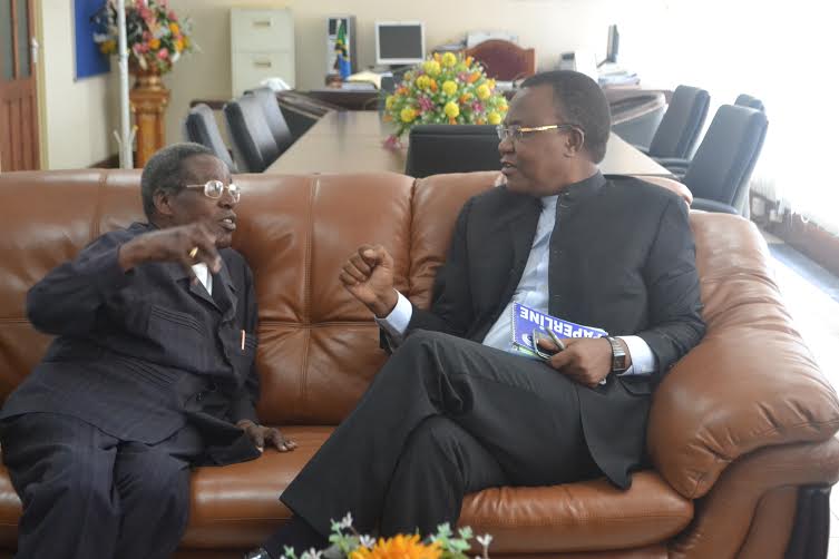 Mhe William Lukuvi akutana na sir george clement kahama - MICHUZI BLOG