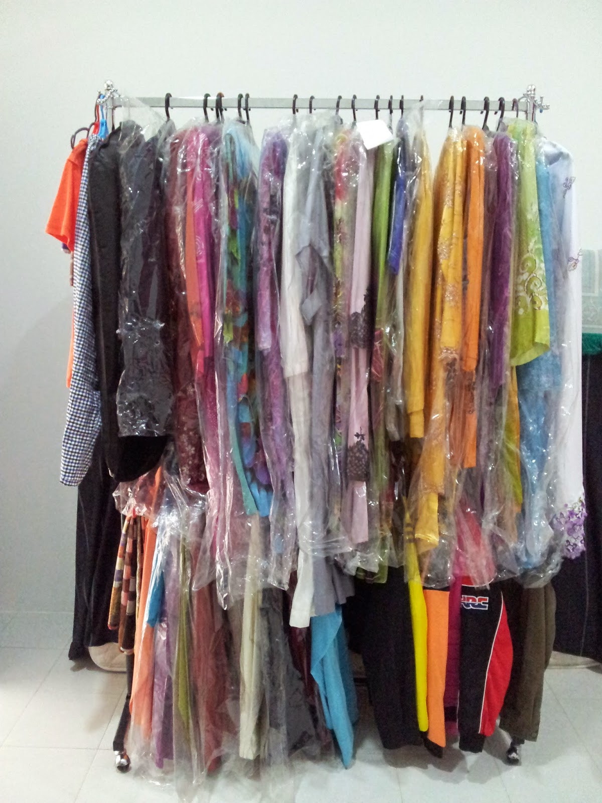 Ceritera FLK: Beli ampaian baju di KST DISPLAY SYSTEM