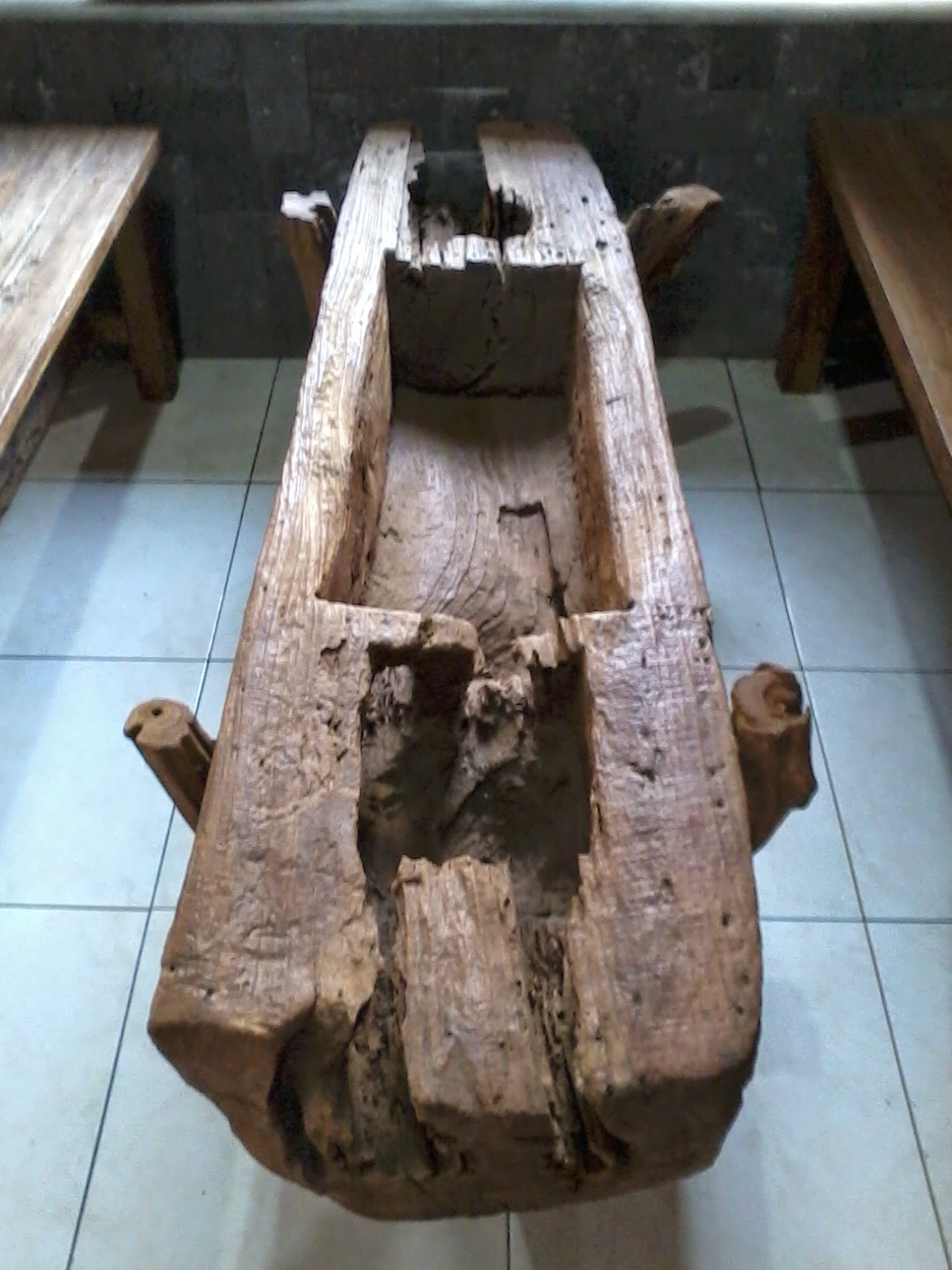 Bisnis Indonesia Barang Antik Kuno Bersejarah Dan Kerajinan Tangan ...