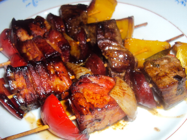 chez moi: Espetadas de posta de vaca com bacon e chouriço