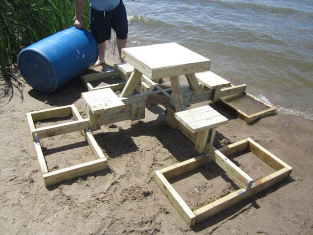 Pix Grove: DIY Floating Picnic Table