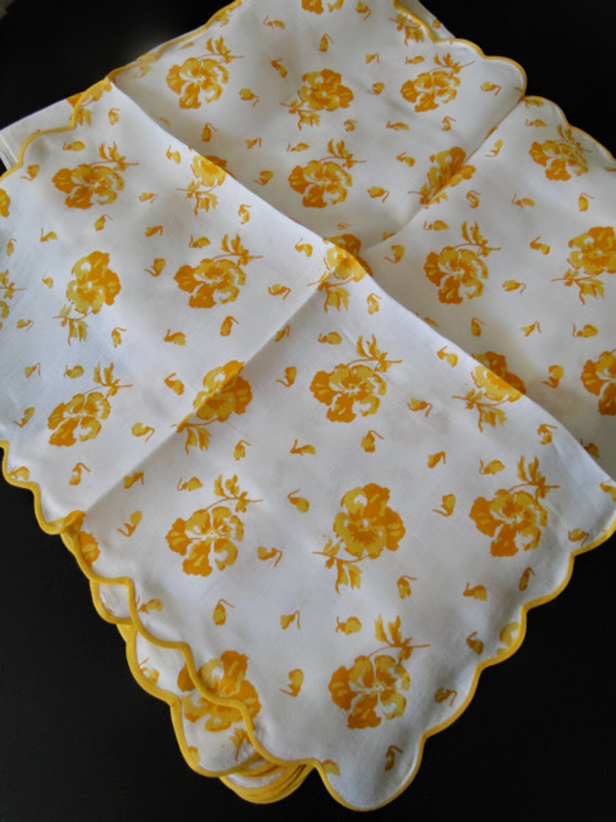 Buyer & Seller of Antique Lace, Fine Linens, Vintage Clothing, Haute ...