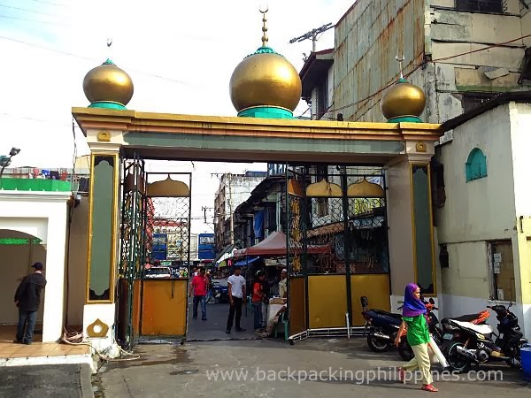 Backpacking Philippines: Masjid Al-Dahab: Golden Mosque in Quiapo, Manila