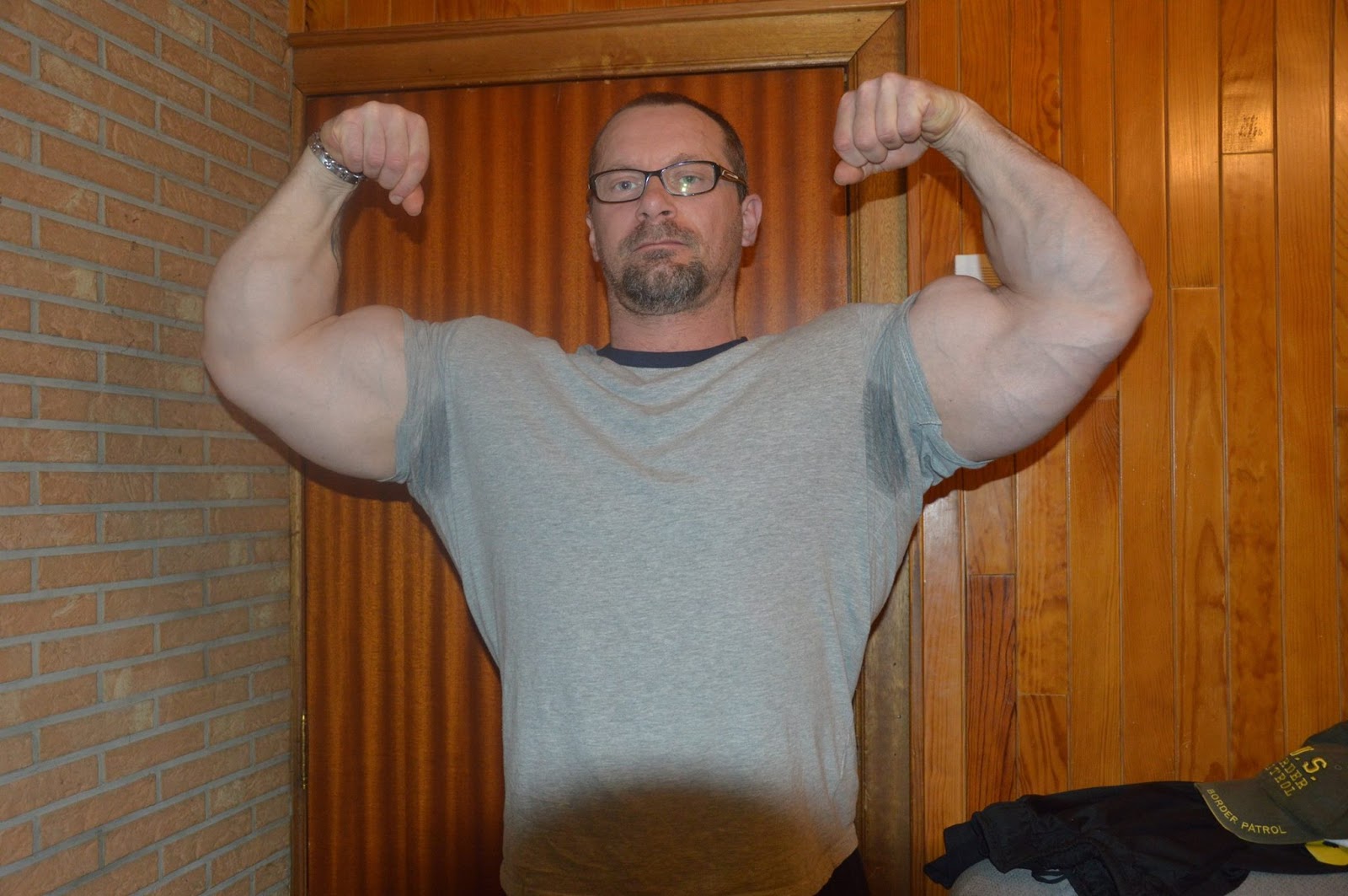 Muscle Lover: Belgian master bodybuilder André Dufrasnes (2)