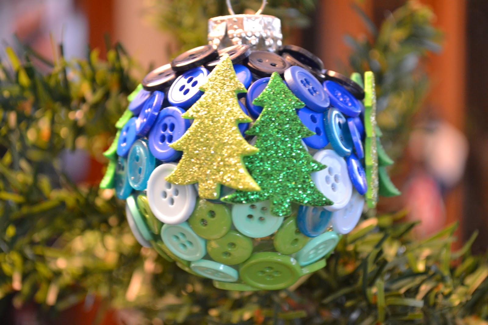 A. Nieman Design: Last Minute Gift - Button Ornament