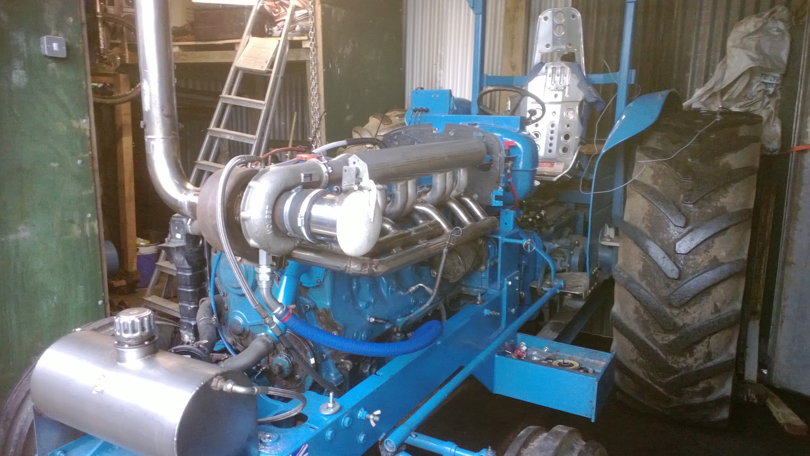 expresstractorpulling.com: Bluebird Express 2013 - Naked! Part I