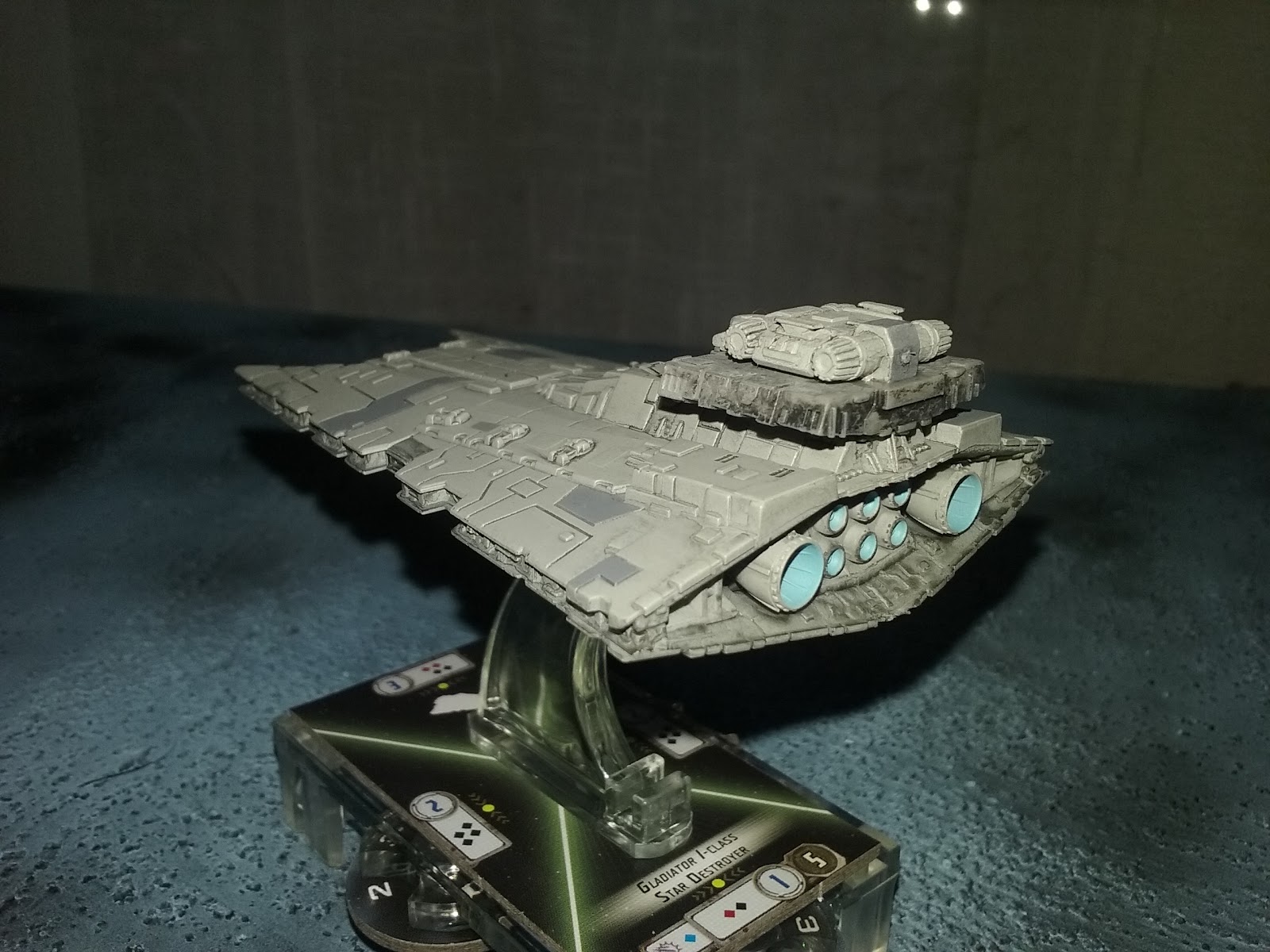 Star Wars Armada Gladiator Class Star Destroyer unboxing