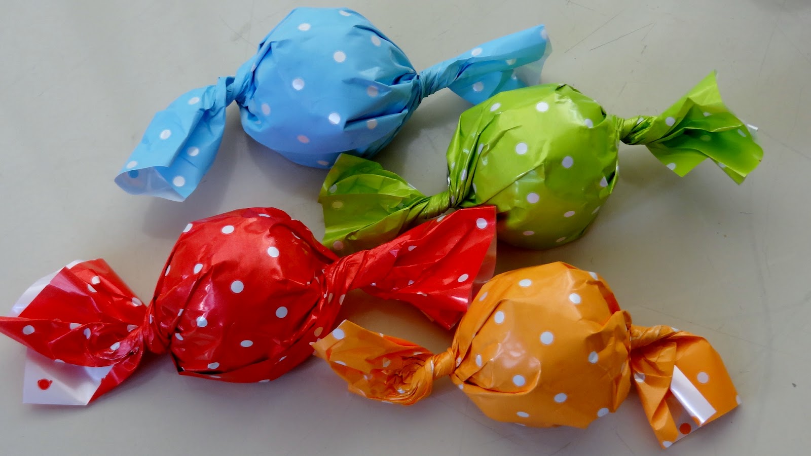 Trufado Sabor Caseiro: As embalagens dos produtos (bombons e cones) são ...