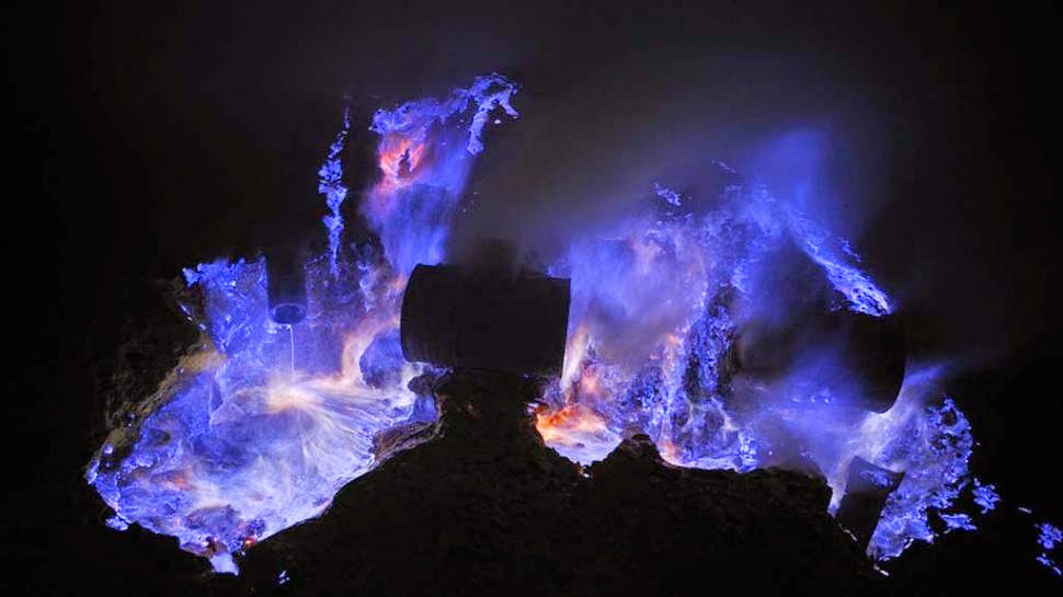 Piruja: Lava azul ( Volcán Kawah Ihen )