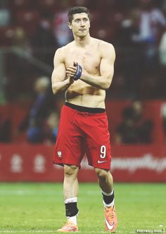 Lewandoski breaks record, scores 5 goals in nine minutes | FactsDom