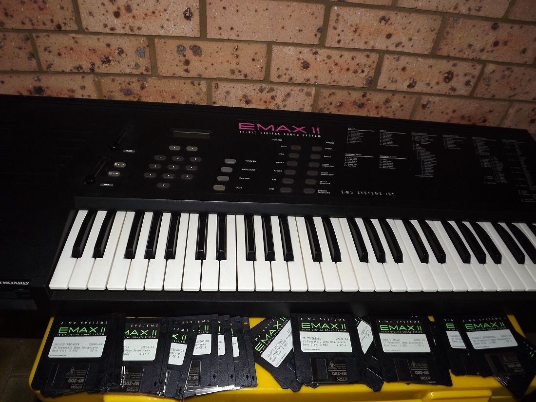 MATRIXSYNTH: E-mu Emax II 16 Bit Sampler / Synthesizer with 24 Emax Disks